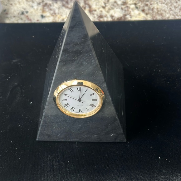 Office | Green Marble Pyramid Clock Weight Is 13 Oz Dimensions 3w X ...